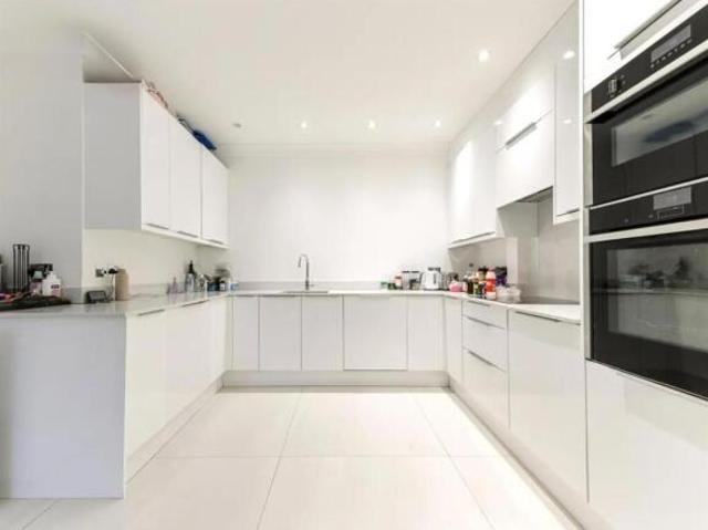 4 bedroom apartment for rent in Park Road, St John's Wood, NW8