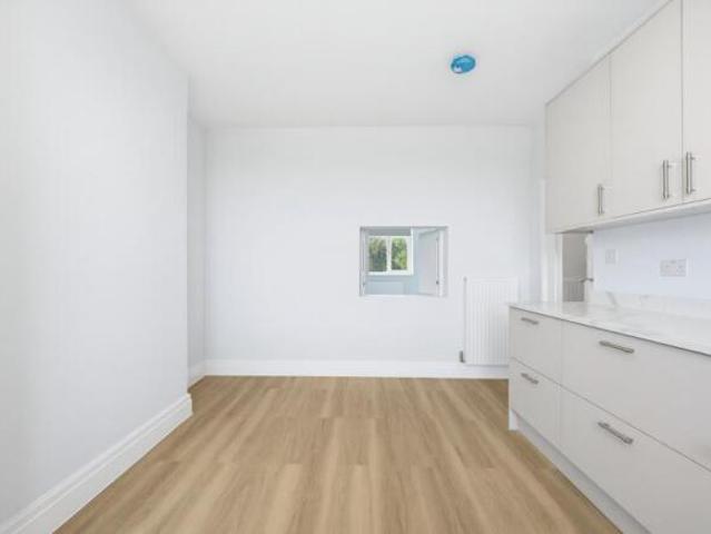 4 bedroom apartment for rent in Pitshanger Lane, London, Ealing, W5 1QP, W5