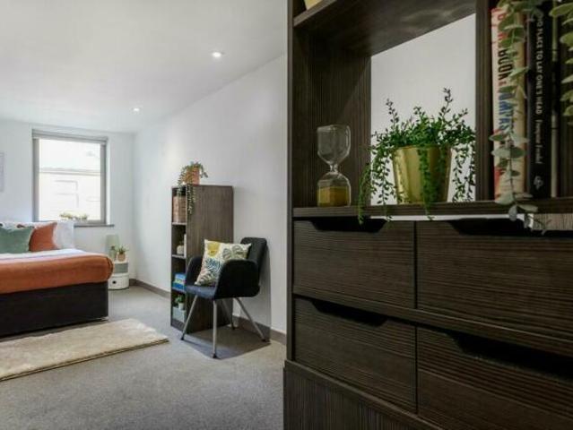 4 bedroom apartment for rent in Portobello Street, Sheffield, S1