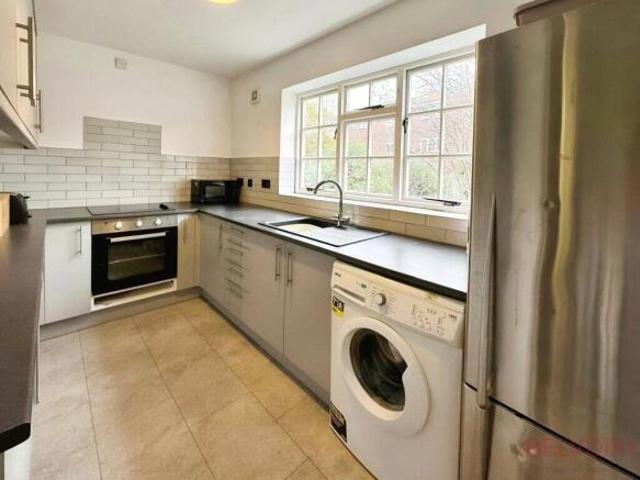 4 bedroom apartment for rent in Prince Of Wales Road, London, NW5