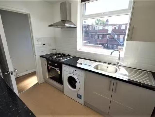 4 bedroom apartment for rent in Quinton Parade, Coventry, CV3.