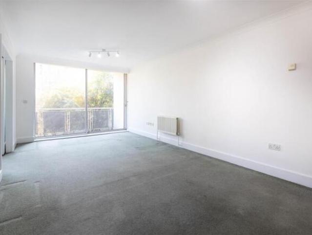 4 bedroom apartment for rent in Regent Court, St John's Wood, NW8
