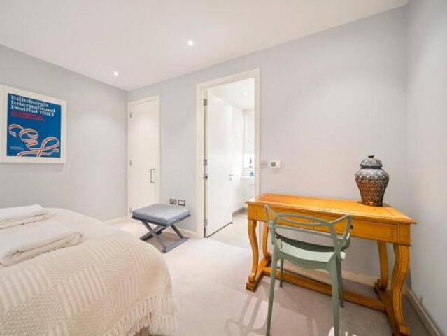 4 bedroom apartment for rent in Simpson Loan, Edinburgh, Midlothian, EH3