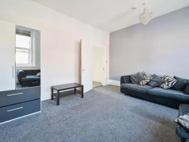 4 bedroom apartment for rent in Tooting High Street, London, SW17