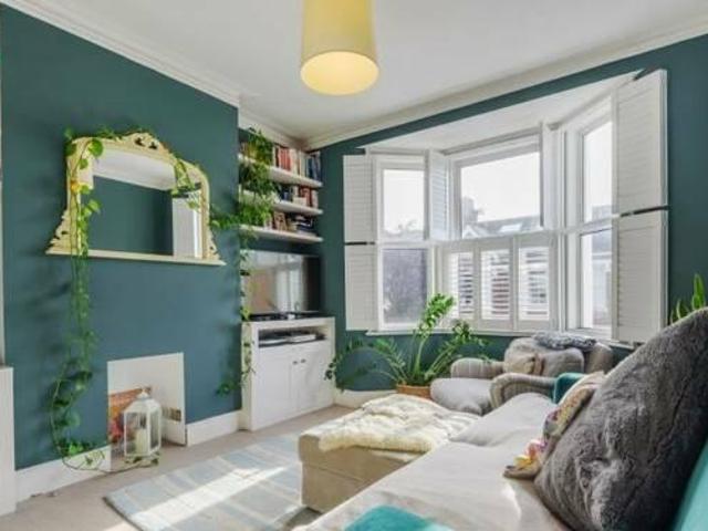 4 bedroom apartment for rent in Waldron Road London SW18