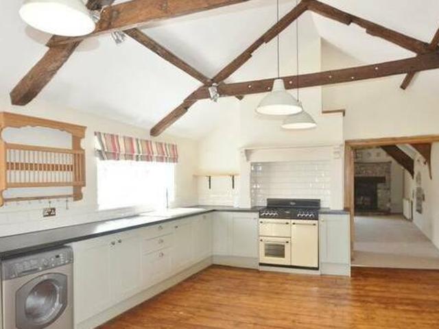 4 bedroom apartment for rent in 38A High Street Cowbridge CF71 7AG CF71