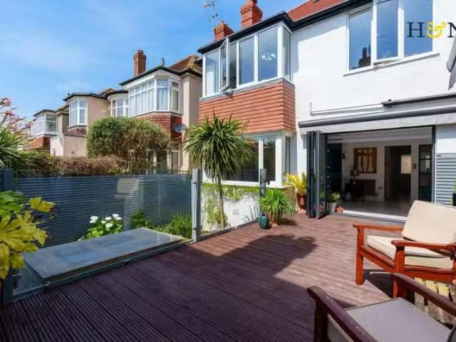 4 bedroom apartment for sale in New Church Road, Hove, BN3