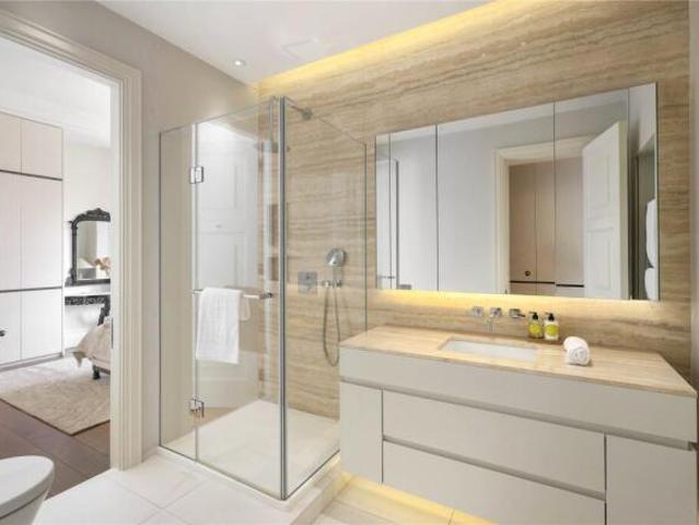 4 bedroom apartment for sale in Burton Court, Franklins Row, London, SW3