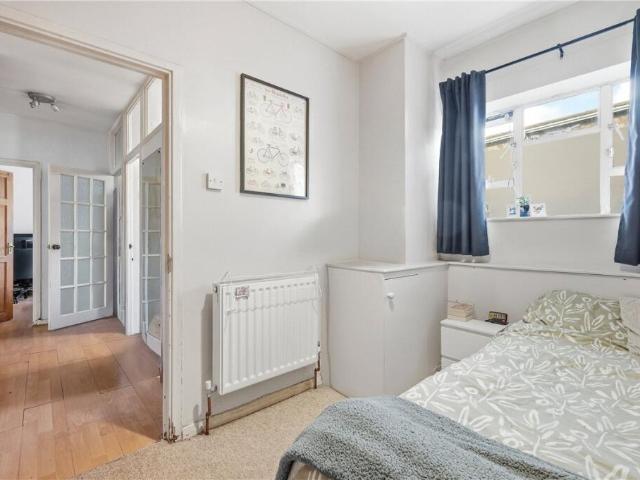 4 bedroom apartment for sale in Bolingbroke Grove, London, SW11