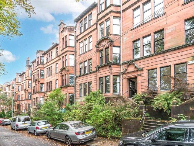 4 bedroom apartment for sale in Camphill Avenue, Shawlands, Glasgow, G41