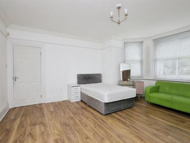 4 bedroom apartment for sale in Devonshire Place, Eastbourne, BN21