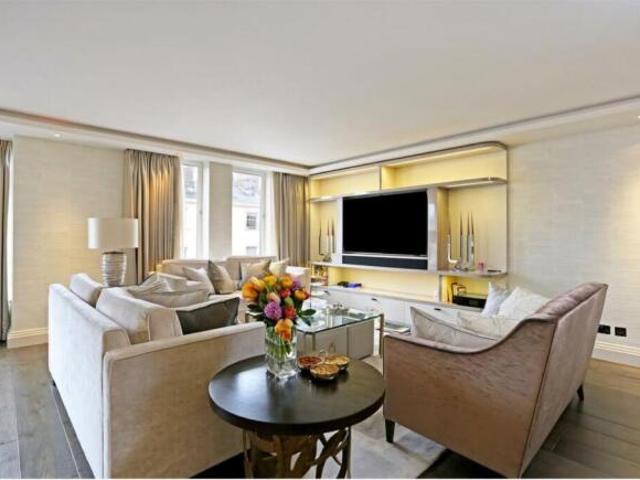 4 bedroom apartment for sale in Ebury Street, London SW1W