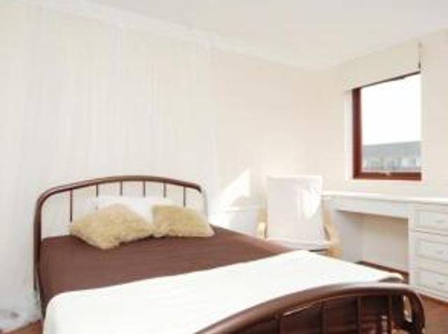 4 bedroom apartment for sale in Goodhart Place, London, E14