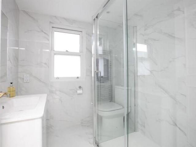 4 bedroom apartment for sale in Gowlett Road, Peckham, SE15