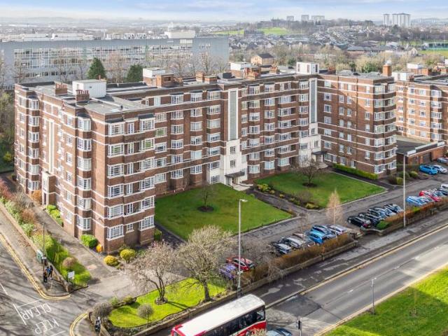 4 bedroom apartment for sale in Kelvin Court, Claythorne, Glasgow, G12