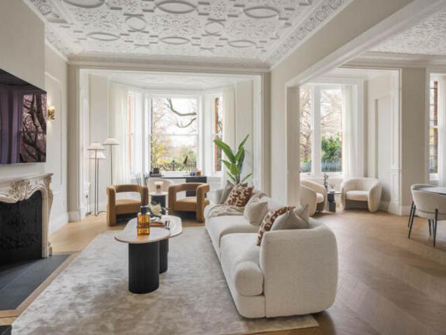 4 bedroom apartment for sale in Wellington Court, Knightsbridge, SW1X