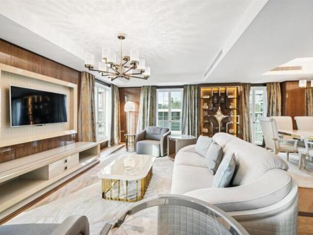 4 bedroom apartment for sale in Lancelot Place, London, SW7