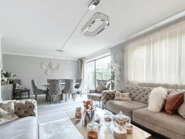 4 Bedroom Apartment For Sale In London