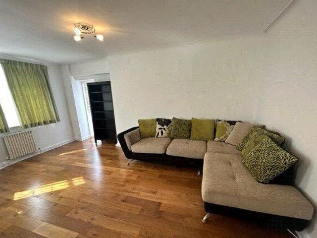 4 Bedroom Apartment For Sale In London