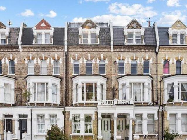 4 Bedroom Apartment For Sale In London