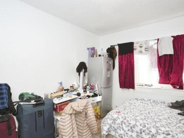 4 Bedroom Apartment For Sale In London