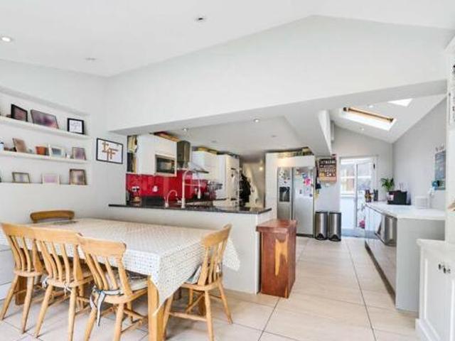 4 Bedroom Apartment For Sale In London