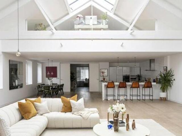 4 Bedroom Apartment For Sale In London