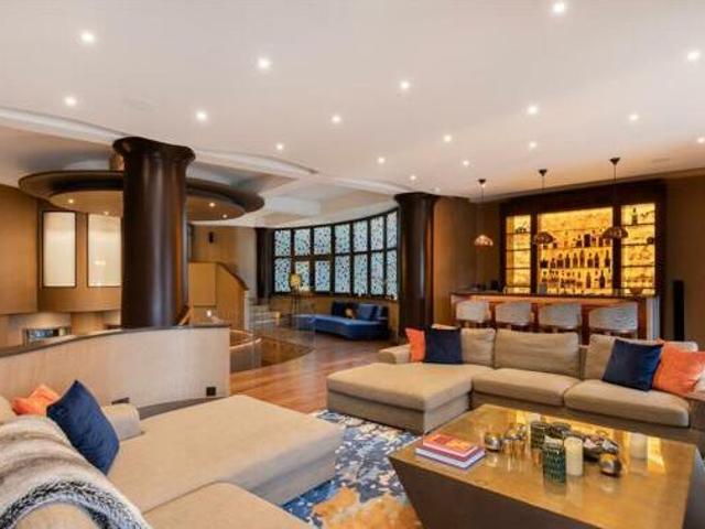 4 Bedroom Apartment For Sale In London