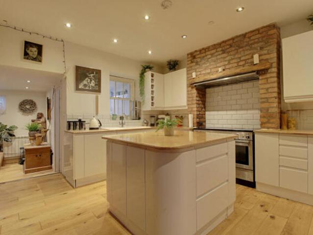 4 bedroom apartment for sale in Parade, Leamington Spa, CV32