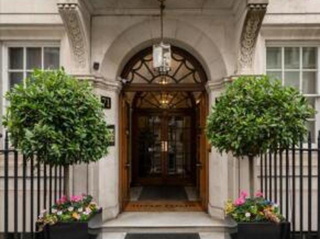 4 bedroom apartment for sale in Park Street, Mayfair, London, W1K