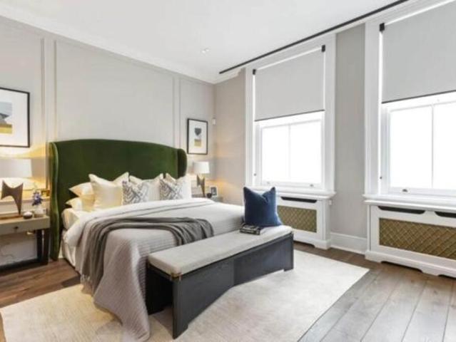 4 bedroom apartment for sale in Queens Gate Terrace, London SW7