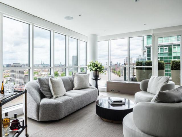 4 bedroom apartment for sale in St Georges Wharf, London, SW8