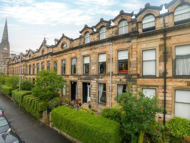 4 bedroom apartment for sale in Shields Road, Pollokshields, Glasgow, G41