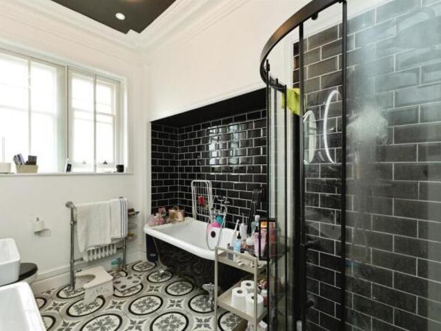 4 bedroom apartment for sale in South Cliff, Eastbourne, BN20