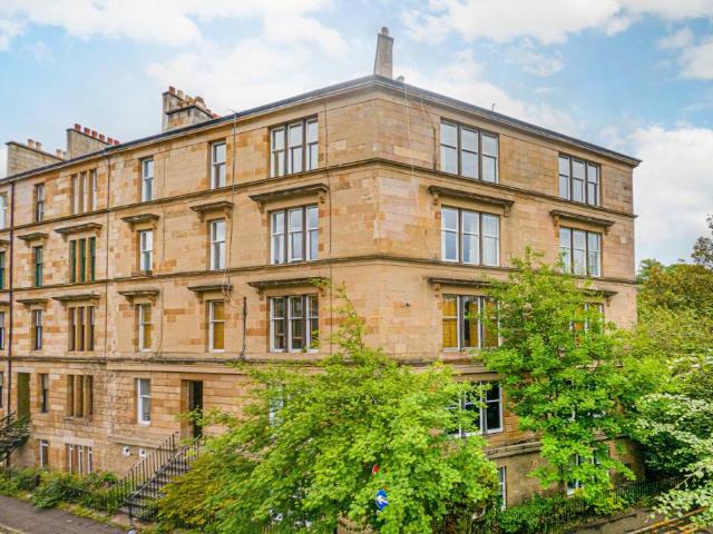 4 bedroom apartment for sale in Westbank Quadrant, Hillhead, Glasgow, G12