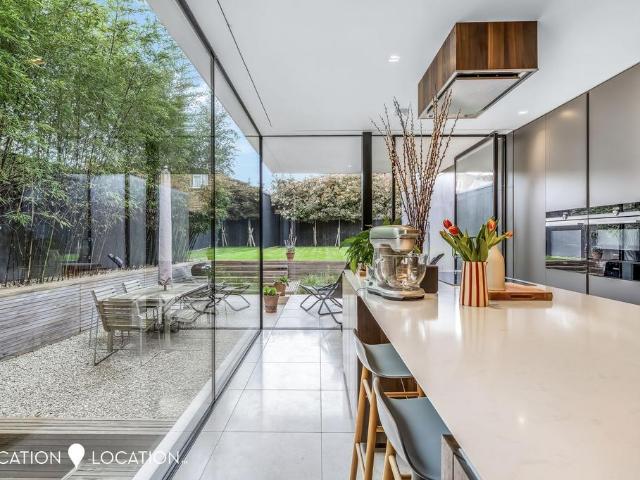 4 bedroom flat for sale