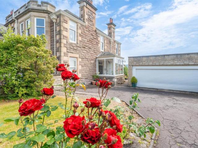 4 bedroom apartment for sale