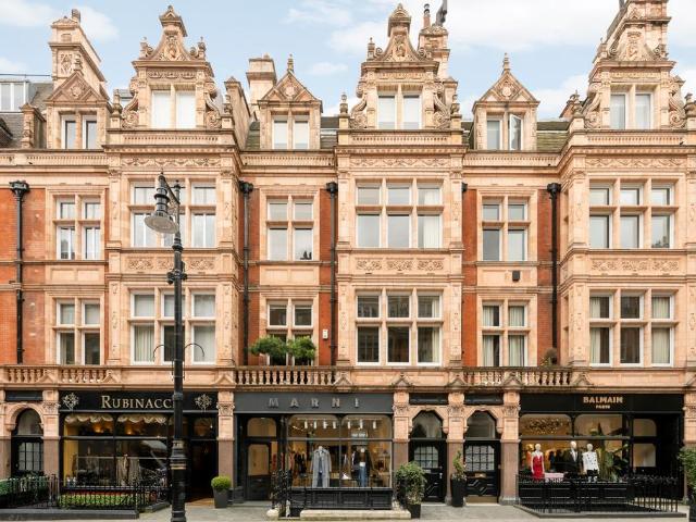 4 bedroom flat for sale