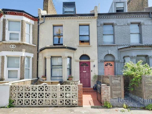 4 bedroom apartment for sale