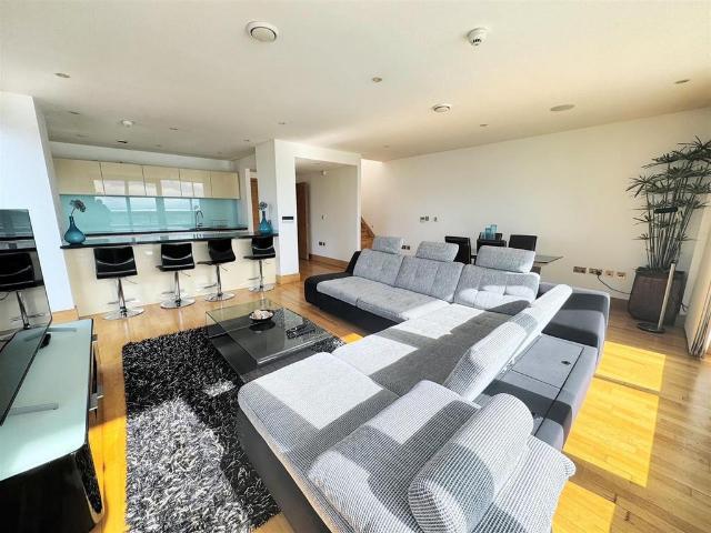 4 bedroom apartment for sale