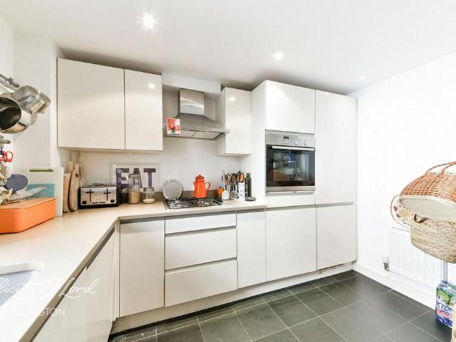 4 bedroom apartment for sale