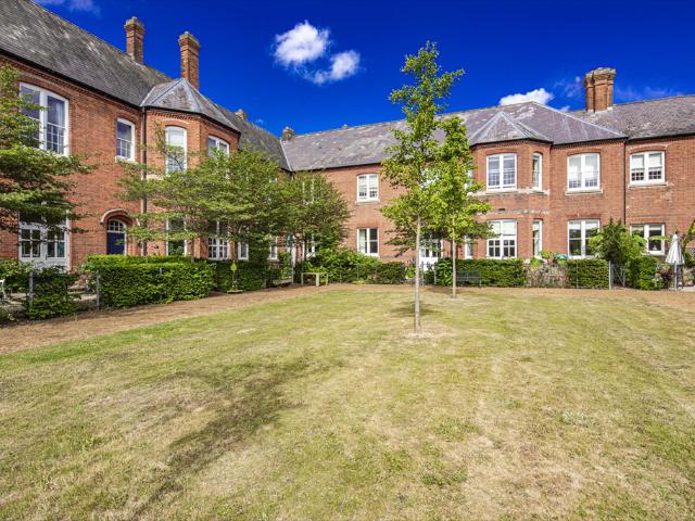 4 bedroom apartment for sale