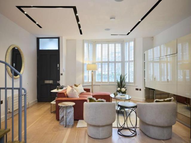 4 Bedroom Apartment London London 101836274
