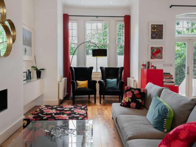 4 Bedroom Apartment London London 101847661