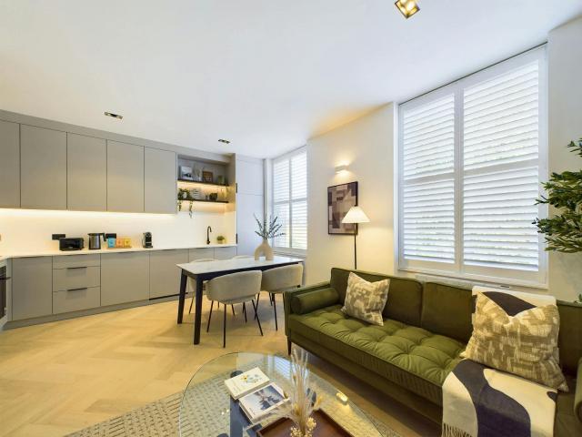 4 Bedroom Apartment London London 82221665