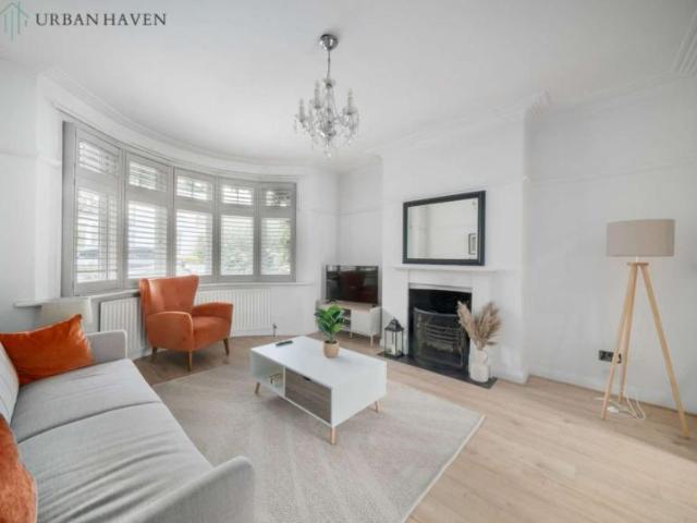 4 Bedroom Apartment London London 96031066