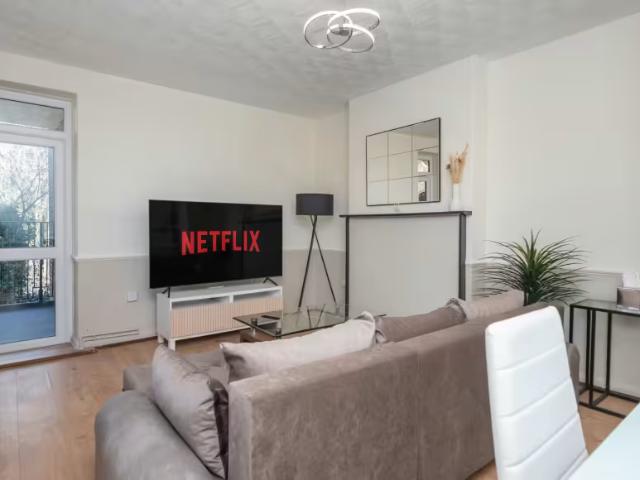 4 Bedroom Apartment London London 98064910