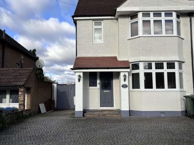 4 Bedroom Apartment London London LS94212367