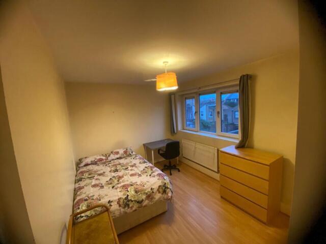 4 Bedroom Apartment London London LS100129474