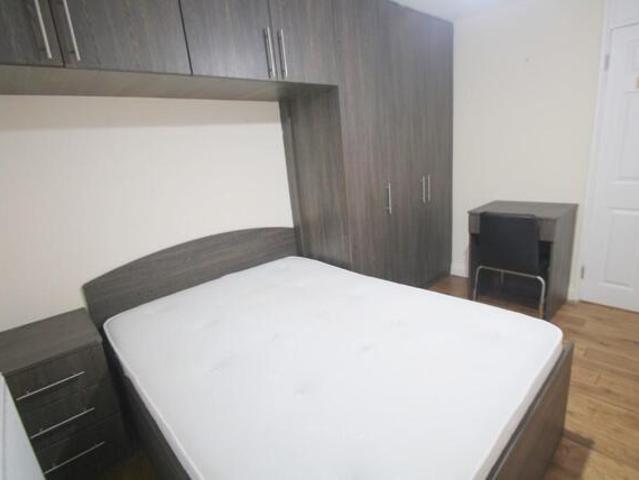 4 Bedroom Apartment London London LS101586869